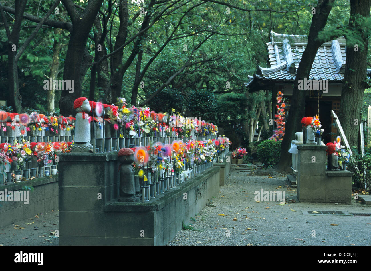 Statues in Zojoji Temple cemetery, Tokyo, Japan Stock Photo - Alamy