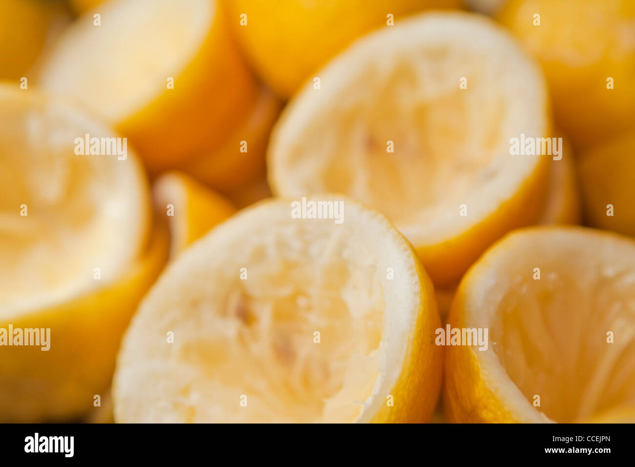 Lemons lemon rind squeeze hi-res stock photography and images - Alamy