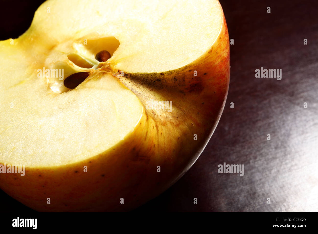 Half yellow apple fresh hi-res stock photography and images - Alamy