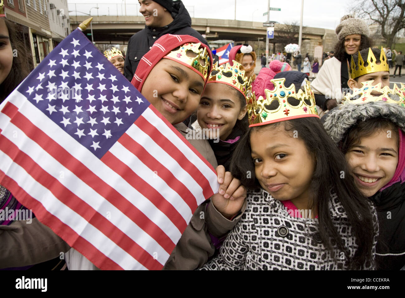 Children in parade flags hi-res stock photography and images - Alamy
