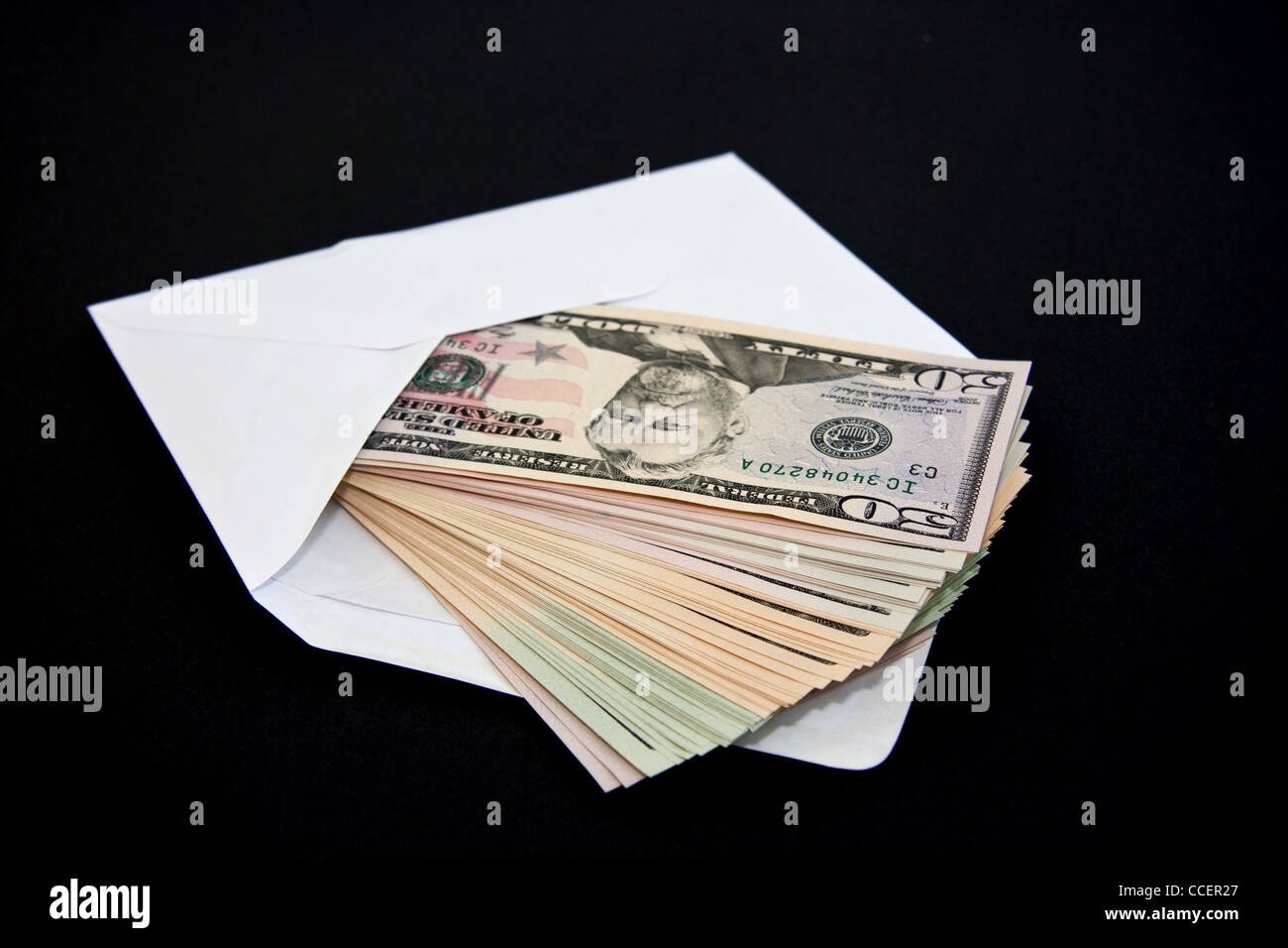 Envelope of cash hi-res stock photography and images - Alamy