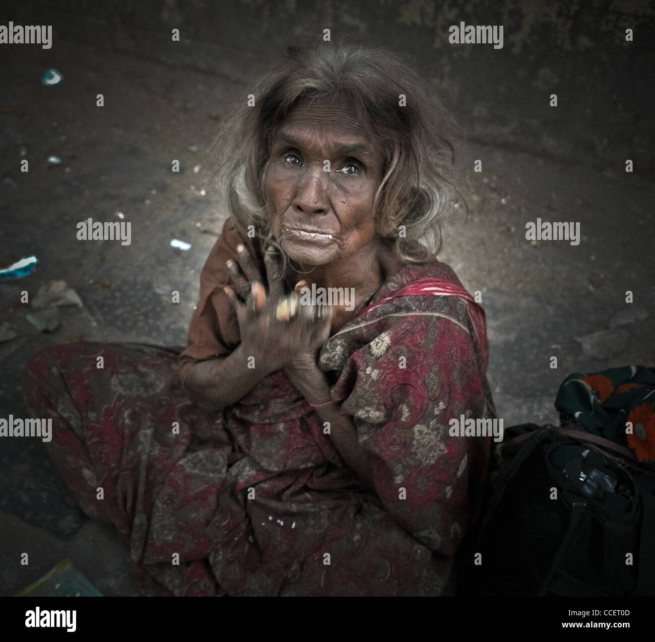 The untouchables of India Bombay, Touching portrait of an old beggar ...