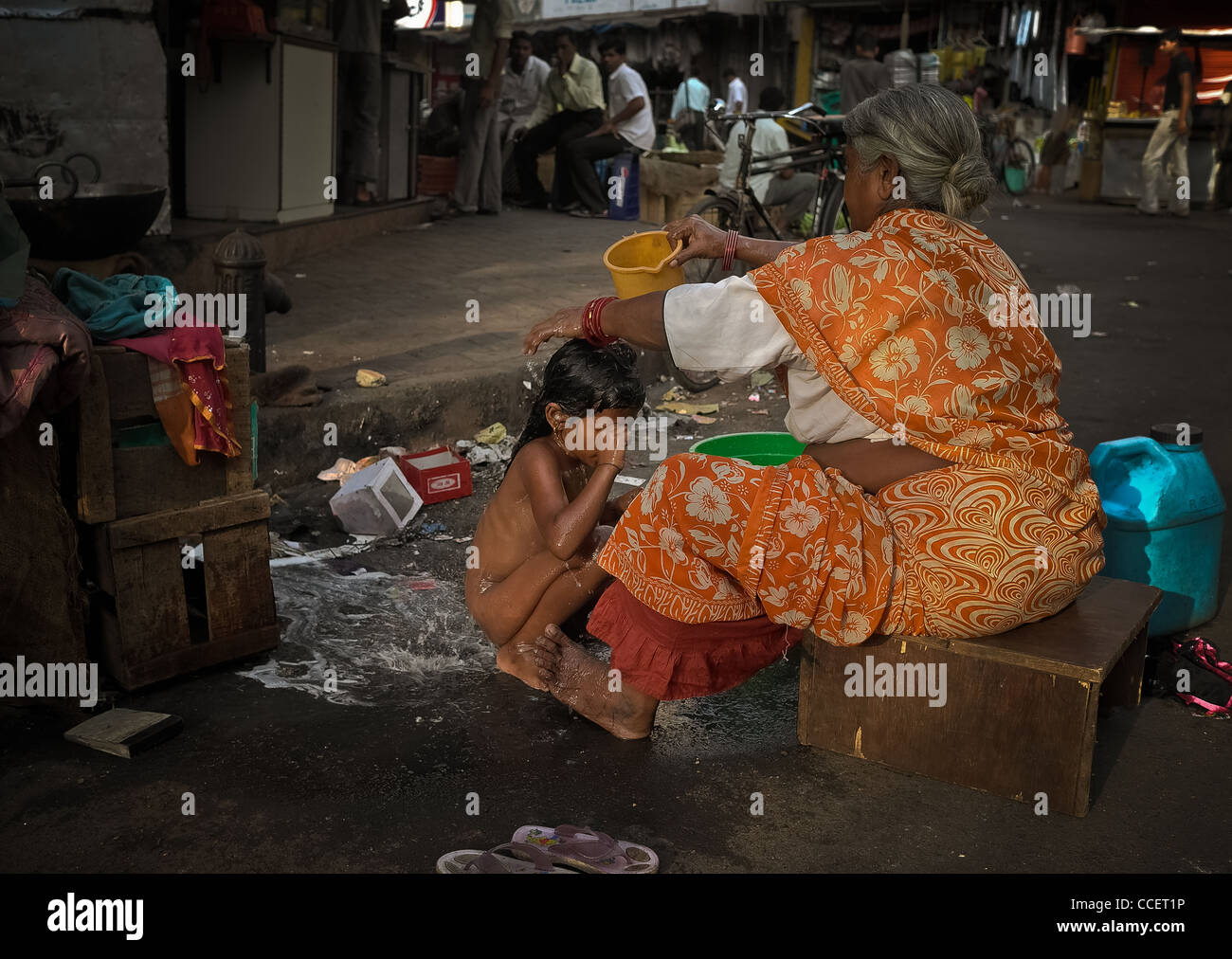 Bombay, street's kids., Toilet in the morning Stock Photo - Alamy