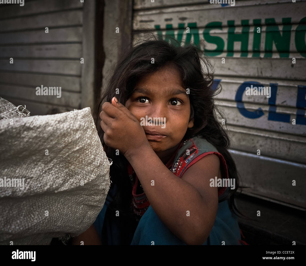 the untouchable of Bombay, Girl of the street Stock Photo - Alamy