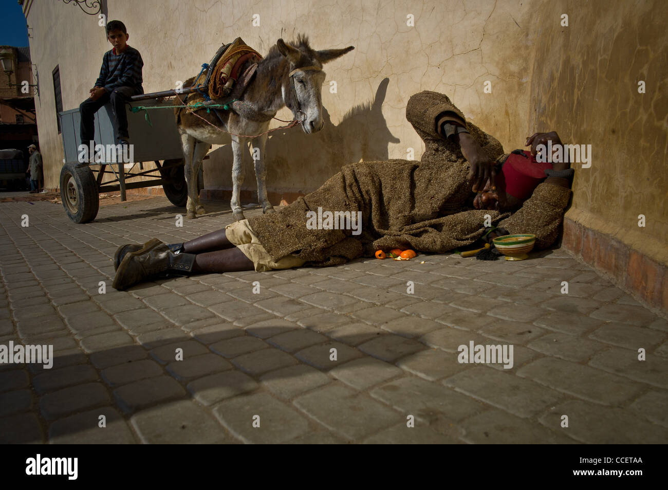 Morocco marrakech poverty exotic hi-res stock photography and images ...