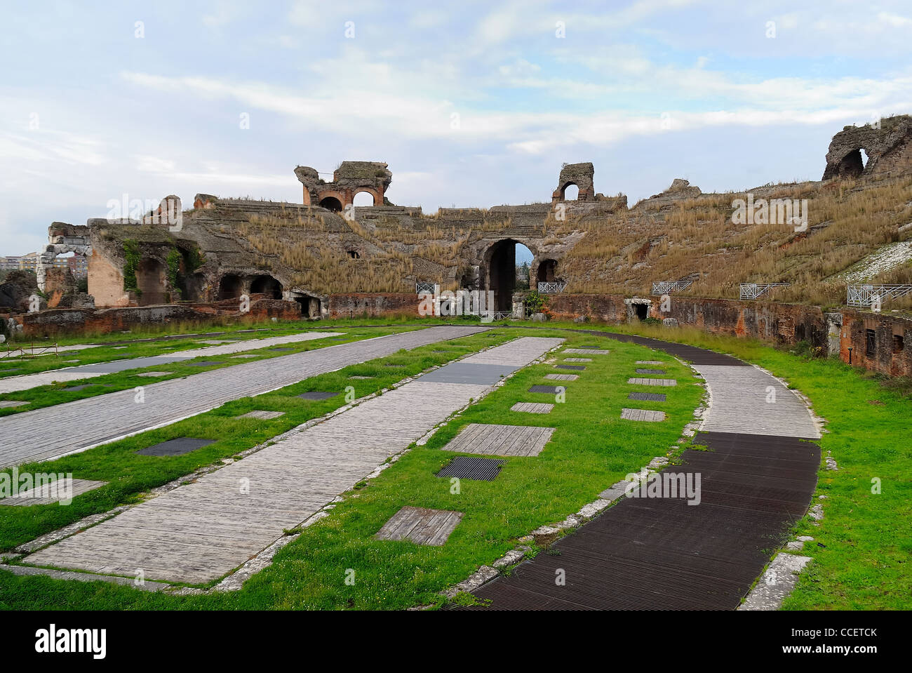 Santa Maria Capua Vetere : the ruins of the Roman amphitheatre of Capua ...