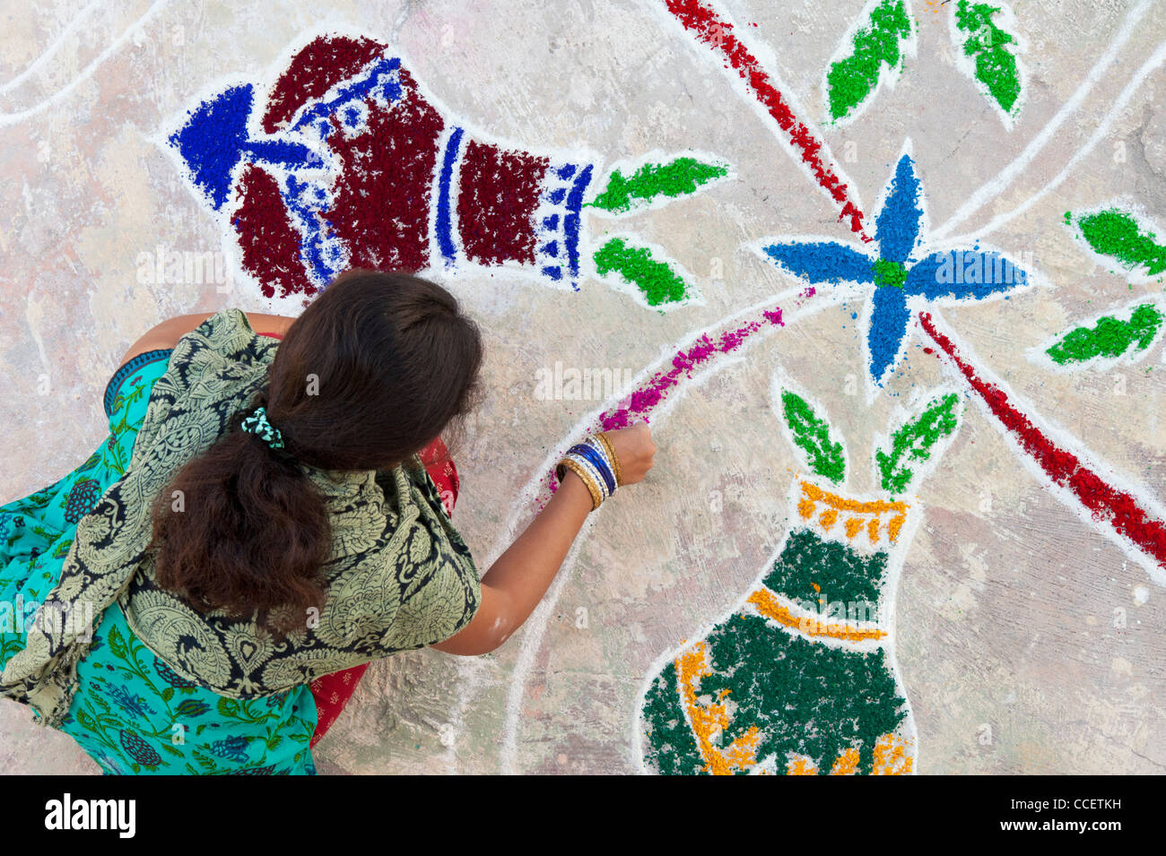 Rangoli woman hi-res stock photography and images - Alamy