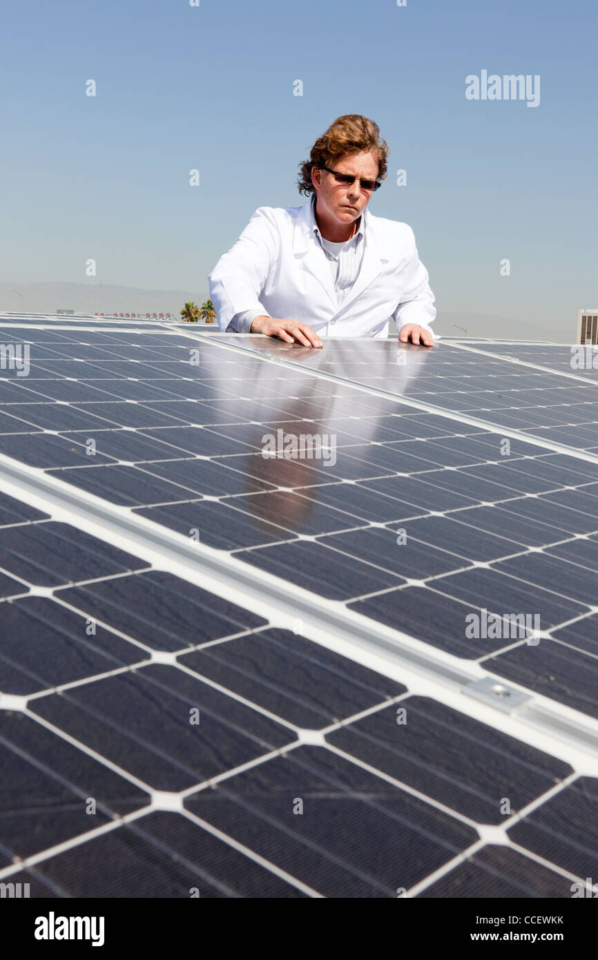 Solar panels plant worker hi-res stock photography and images - Alamy