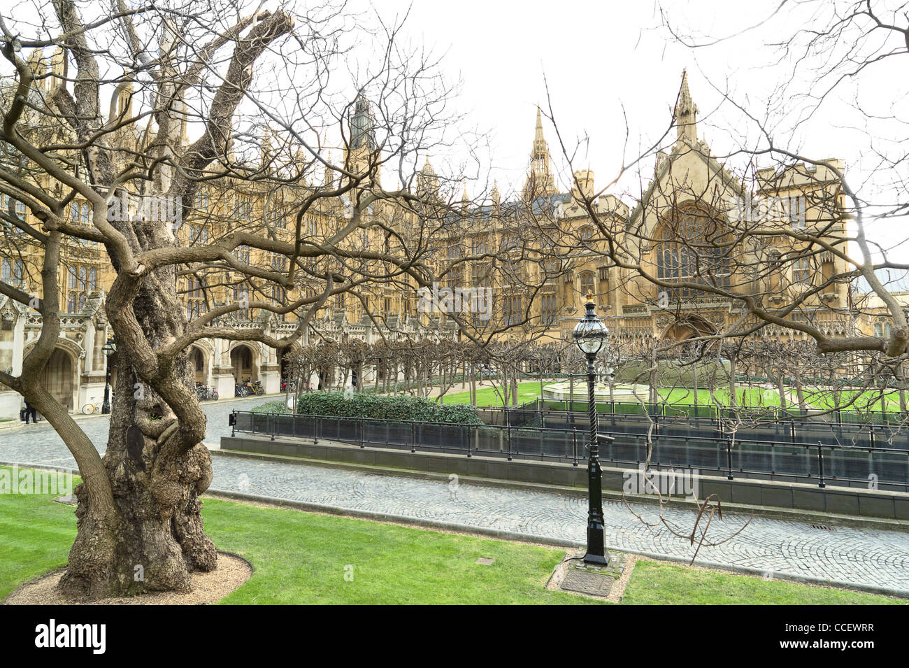 Outside the house of commons hi-res stock photography and images - Alamy