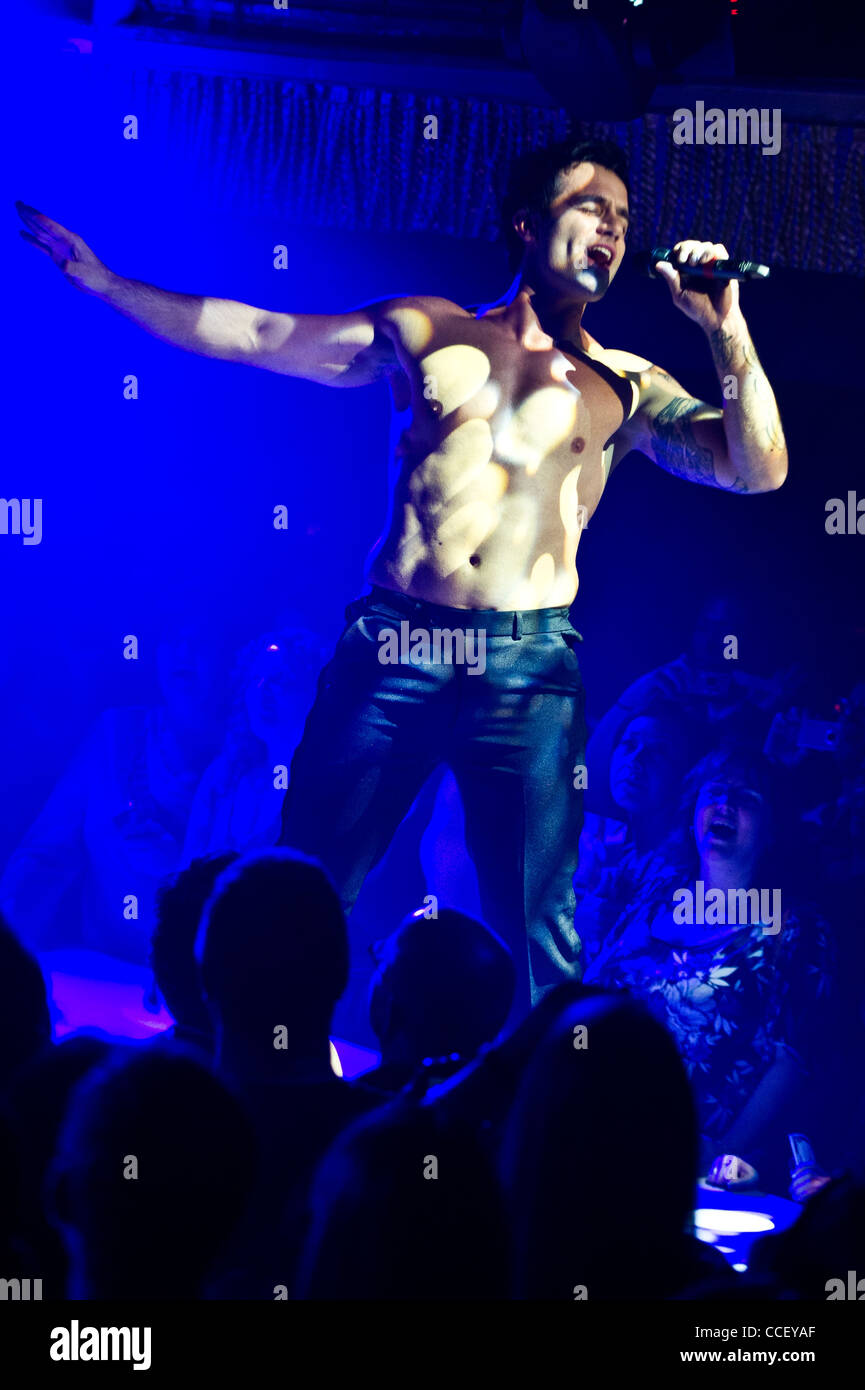 Performers in a cabaret strip club Stock Photo - Alamy