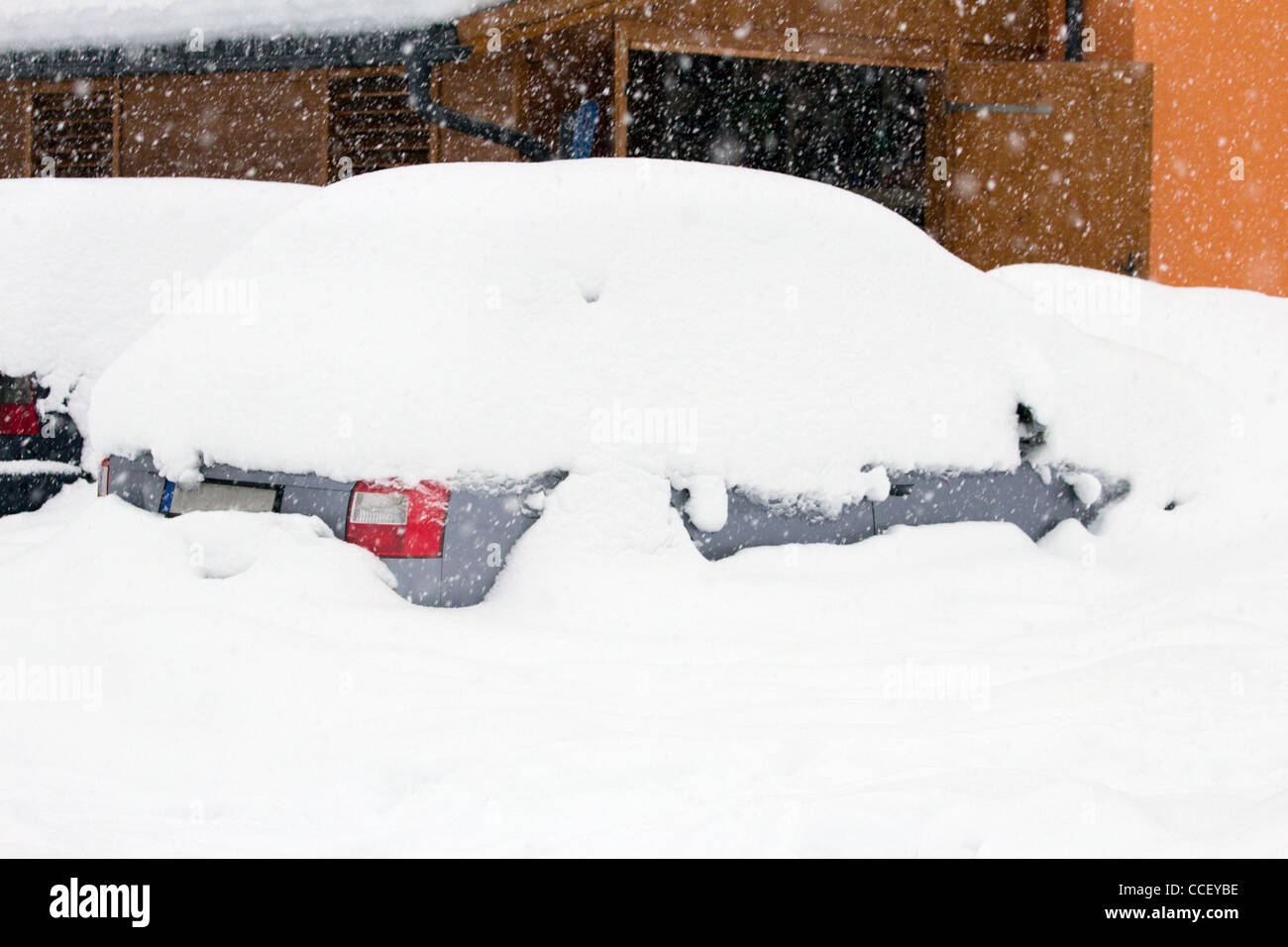 Covered weather hi-res stock photography and images - Alamy