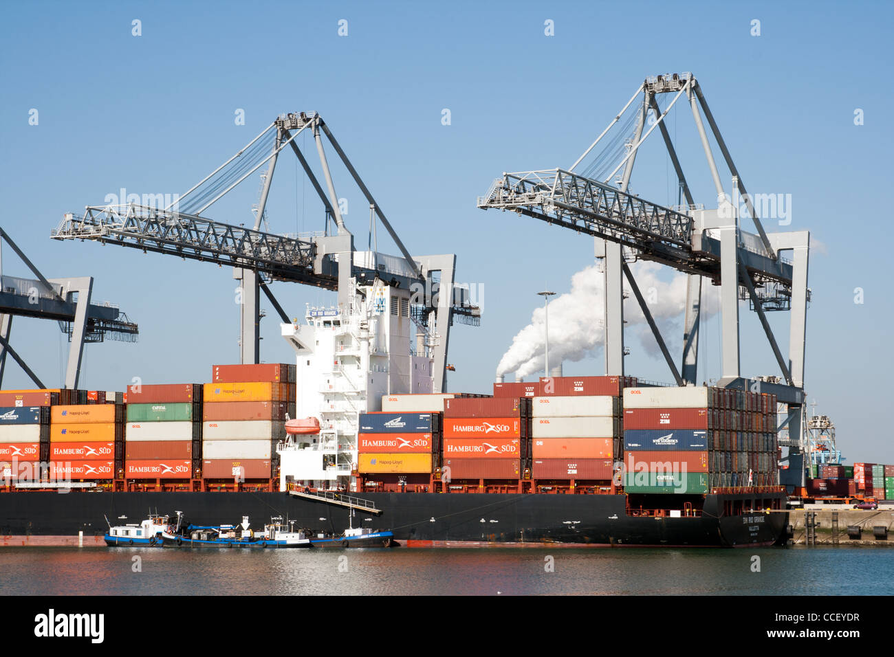 Container ship port hi-res stock photography and images - Alamy