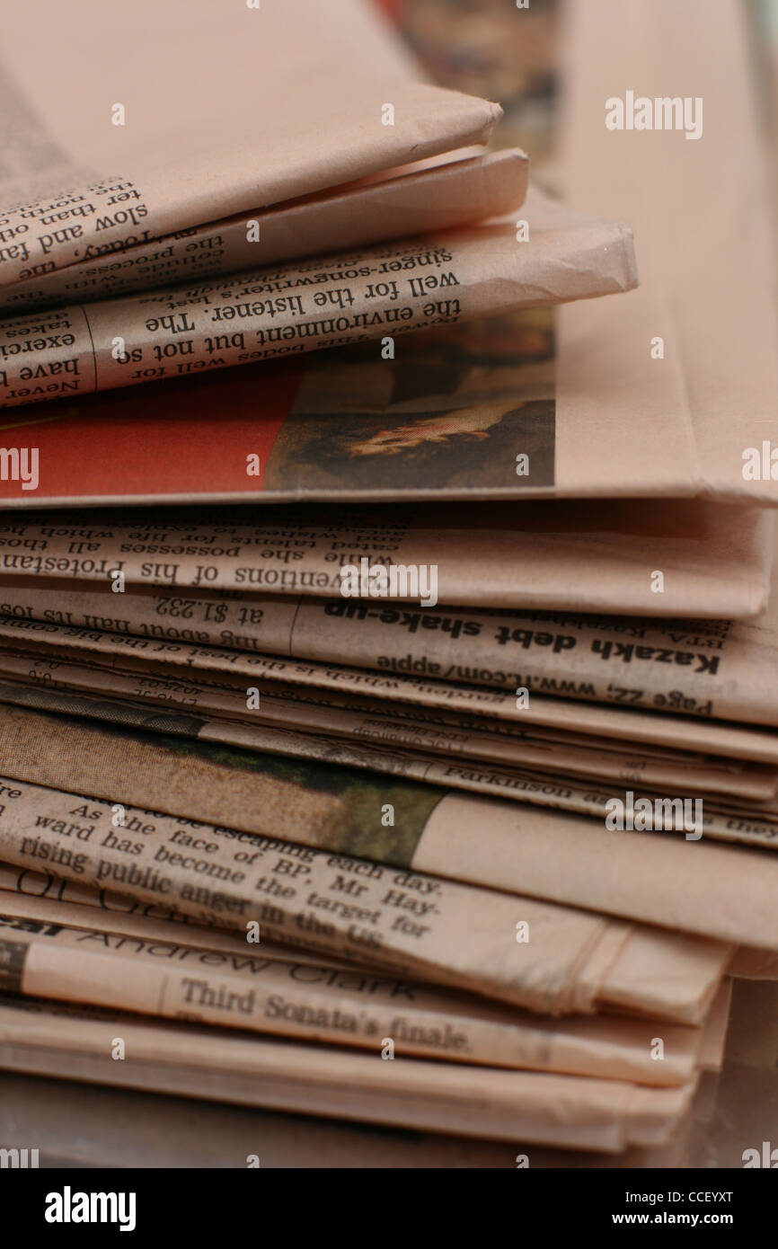 newspaper stack Stock Photo - Alamy