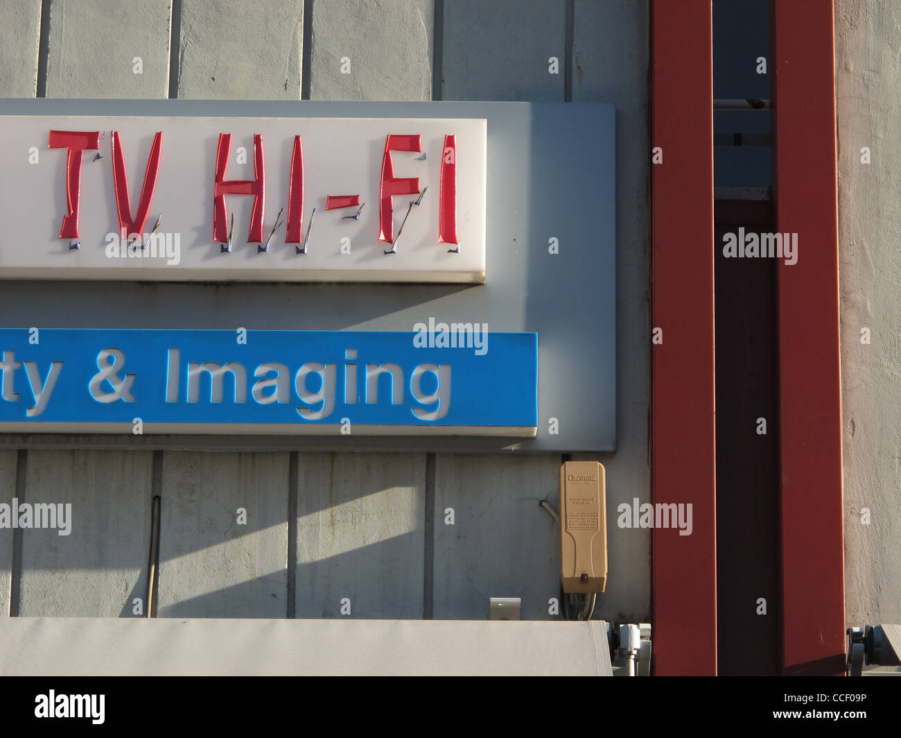 old damaged decoder tv hi fi shop sign notice Stock Photo - Alamy