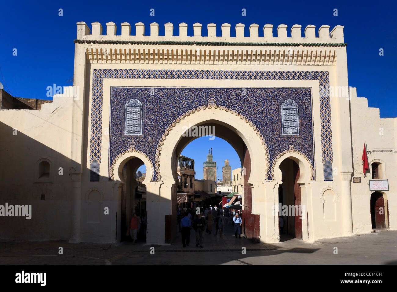 Old medina fez archway hi-res stock photography and images - Alamy