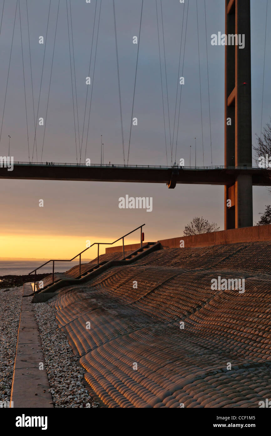 The Humber Bridge seen from the north bank at sunset in January Stock ...