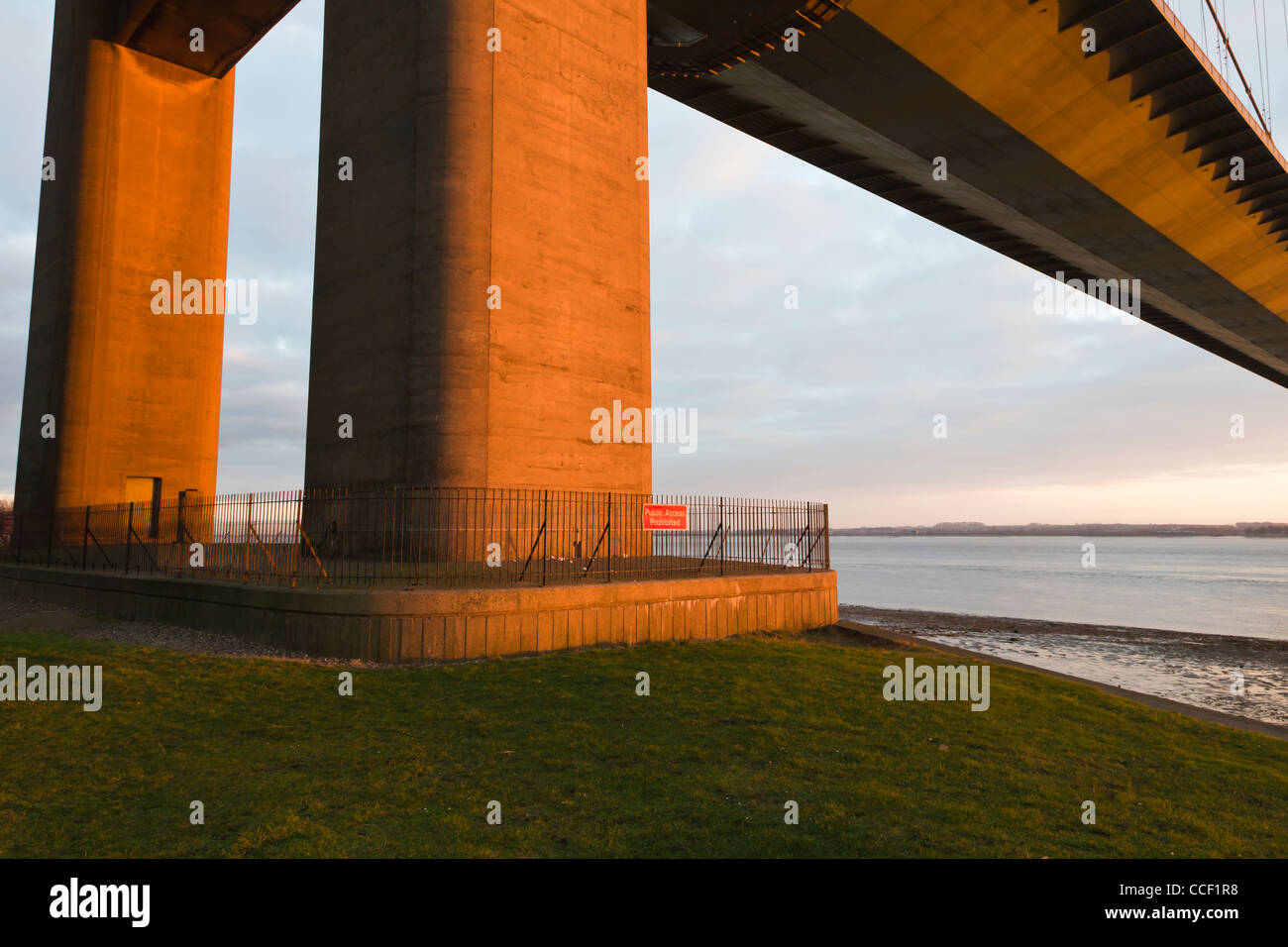 Humber Bridge Yorkshire Sunset High Resolution Stock Photography and ...