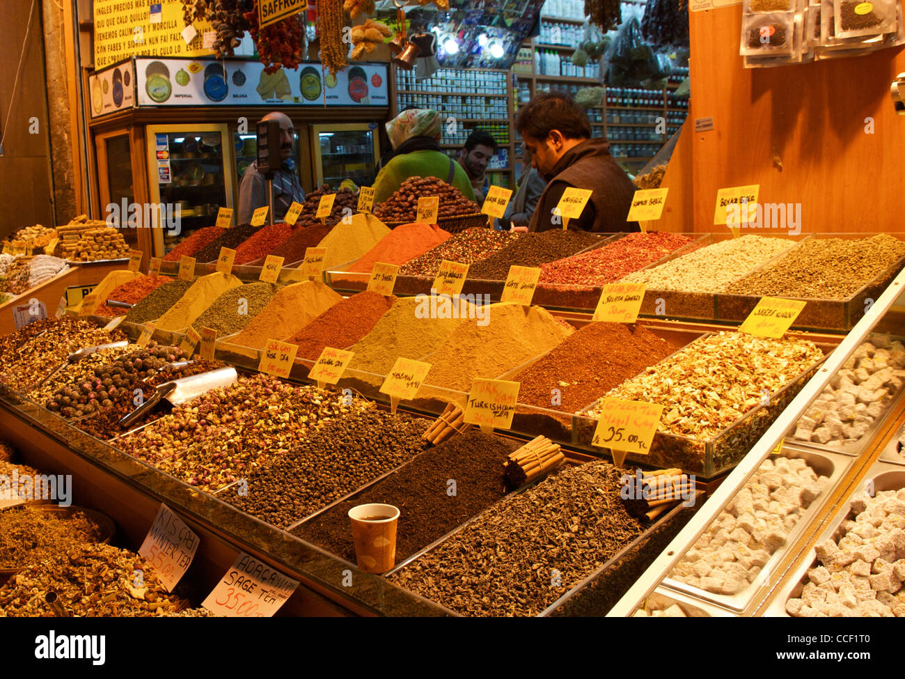 Spice market istanbul hi-res stock photography and images - Alamy