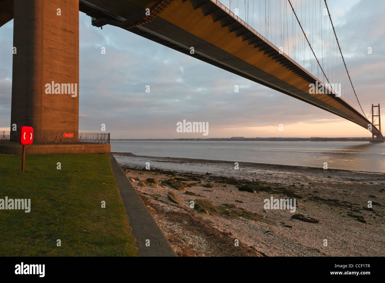 Humber bridge yorkshire sunset hi-res stock photography and images - Alamy