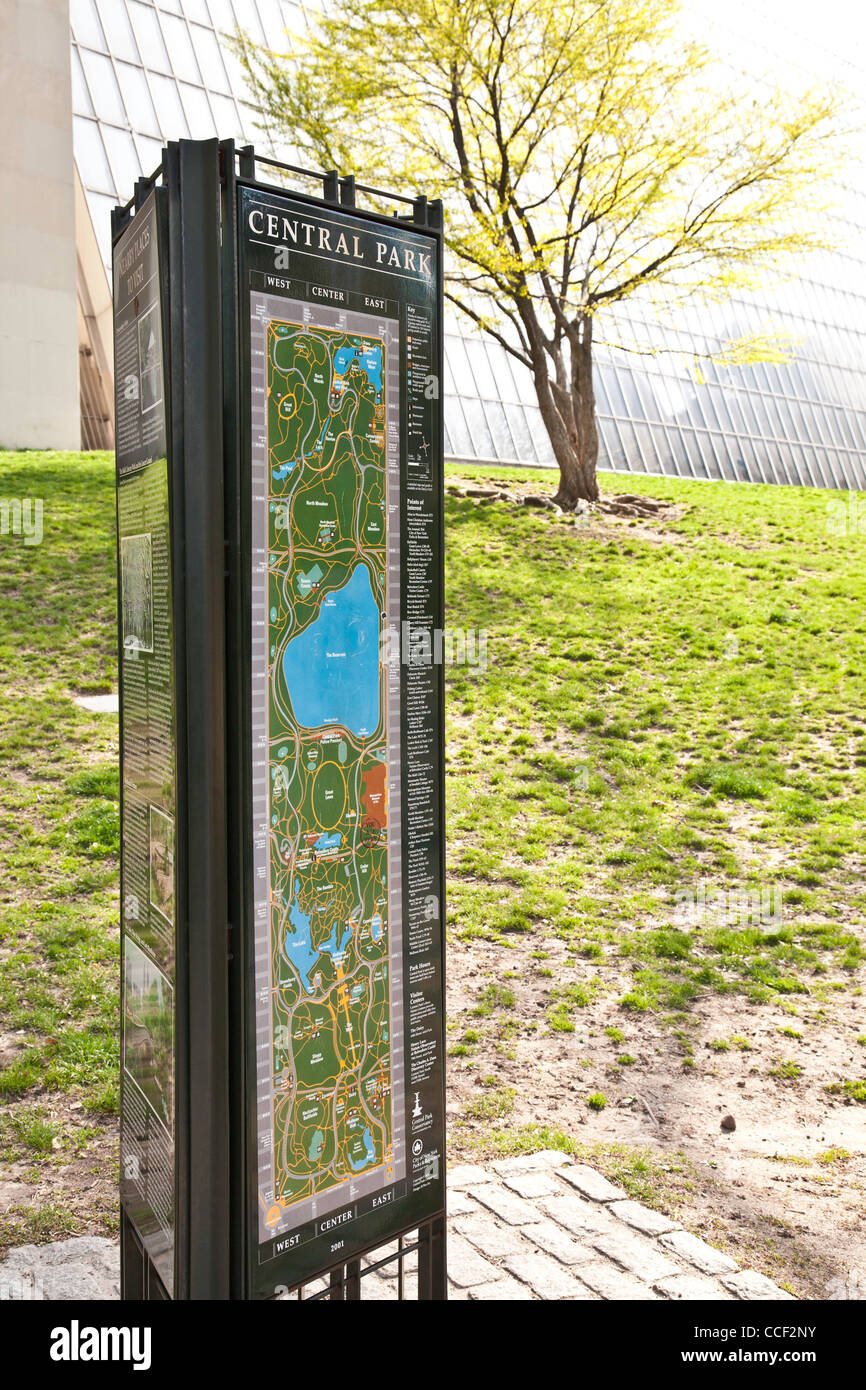 Sign signs boundary information hi-res stock photography and images - Alamy