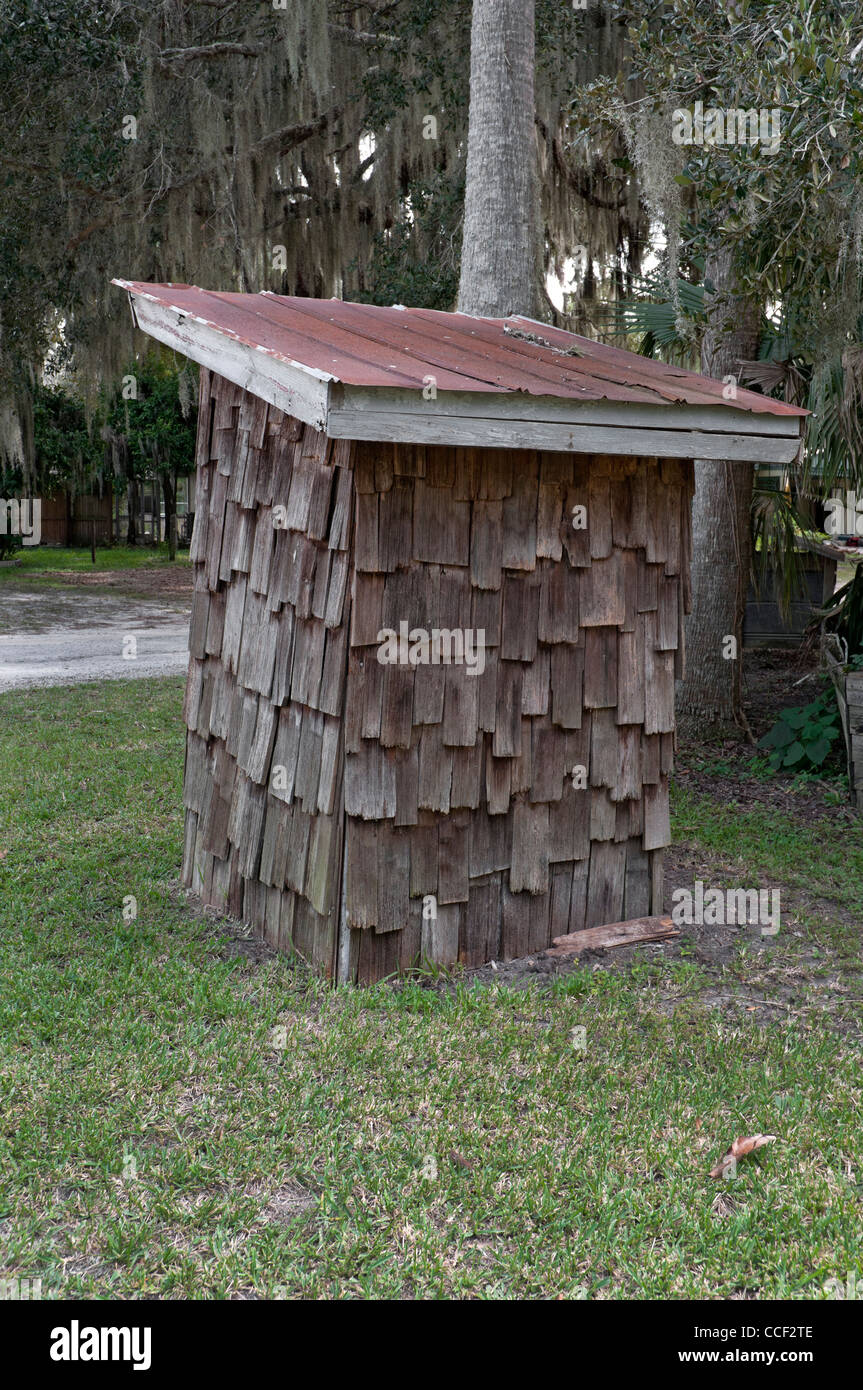 Cross Creek Florida. Wooden outhouse Stock Photo - Alamy