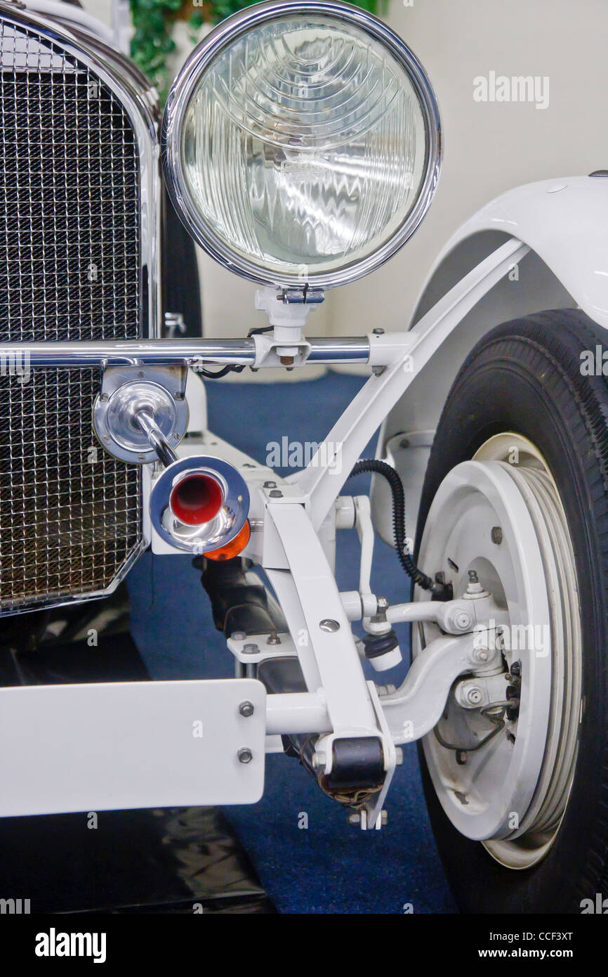 Antique automobile horn hi-res stock photography and images - Alamy