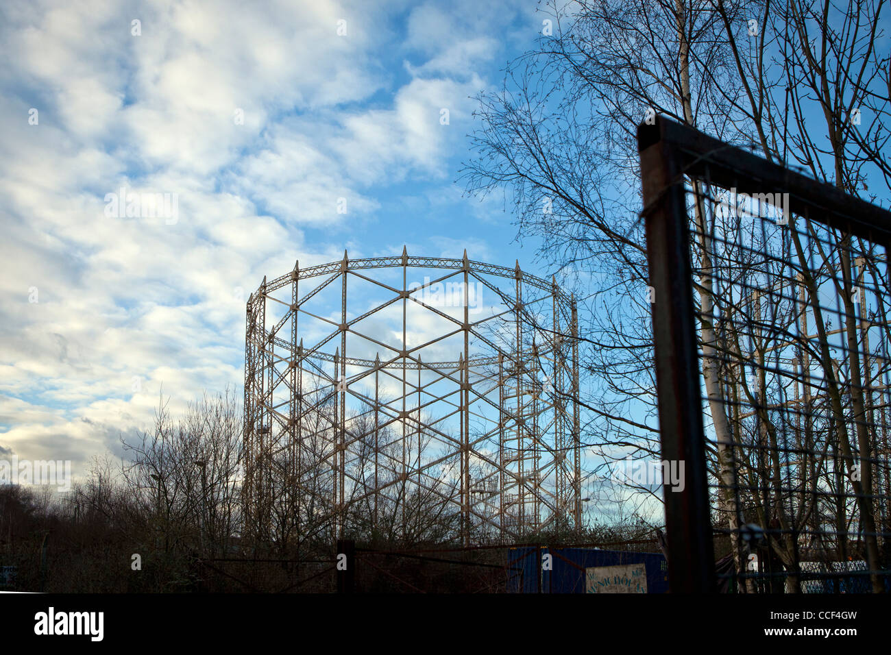 Gasometer hi-res stock photography and images - Alamy