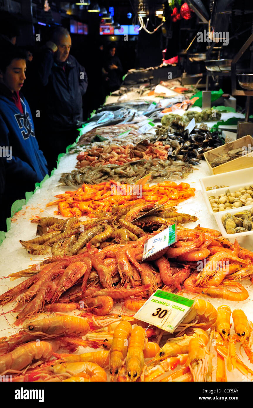 Barcelona food market fish hi-res stock photography and images - Alamy