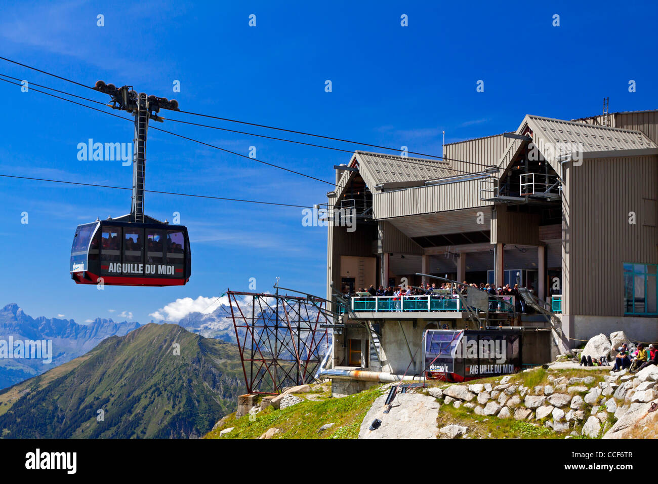 Cable car from Chamonix to Aiguille du Midi near the summit of Mont ...