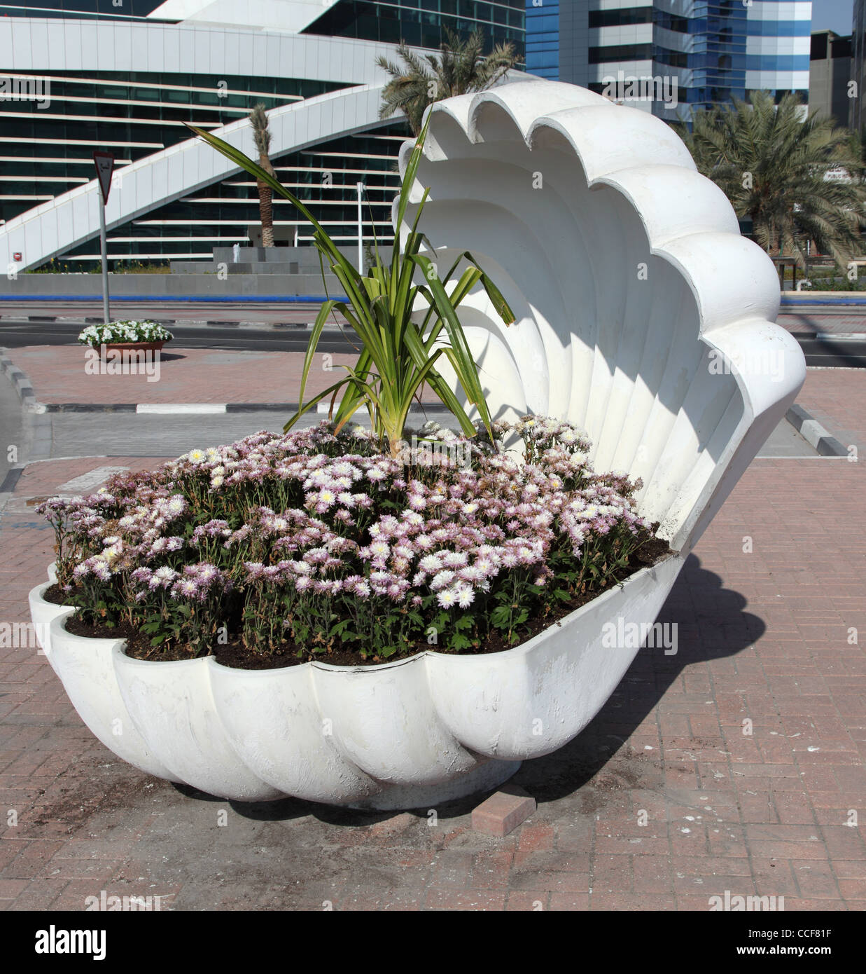Qatar shell hi-res stock photography and images - Alamy