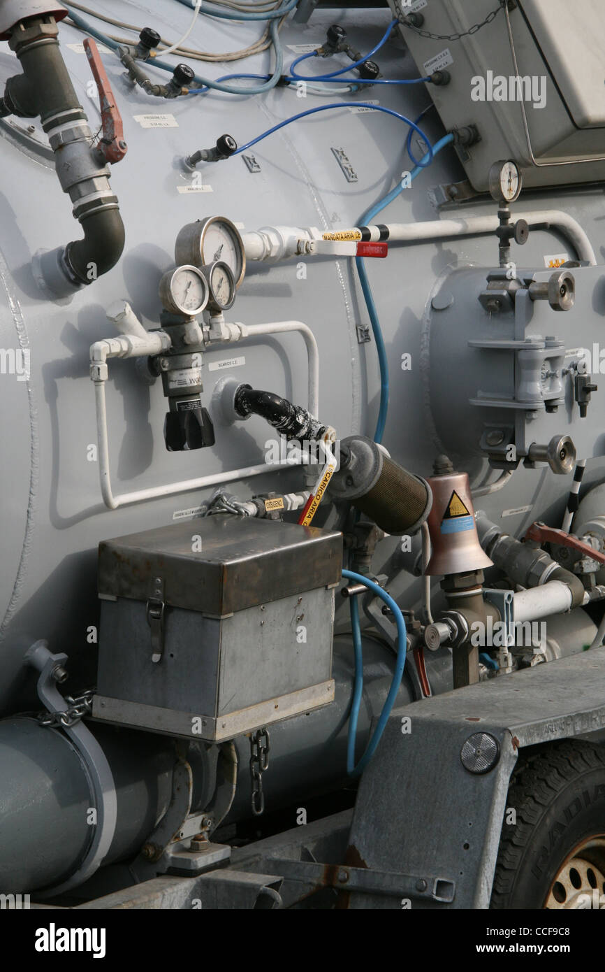 detail of outside workings of hyperbaric decompression chamber Stock ...