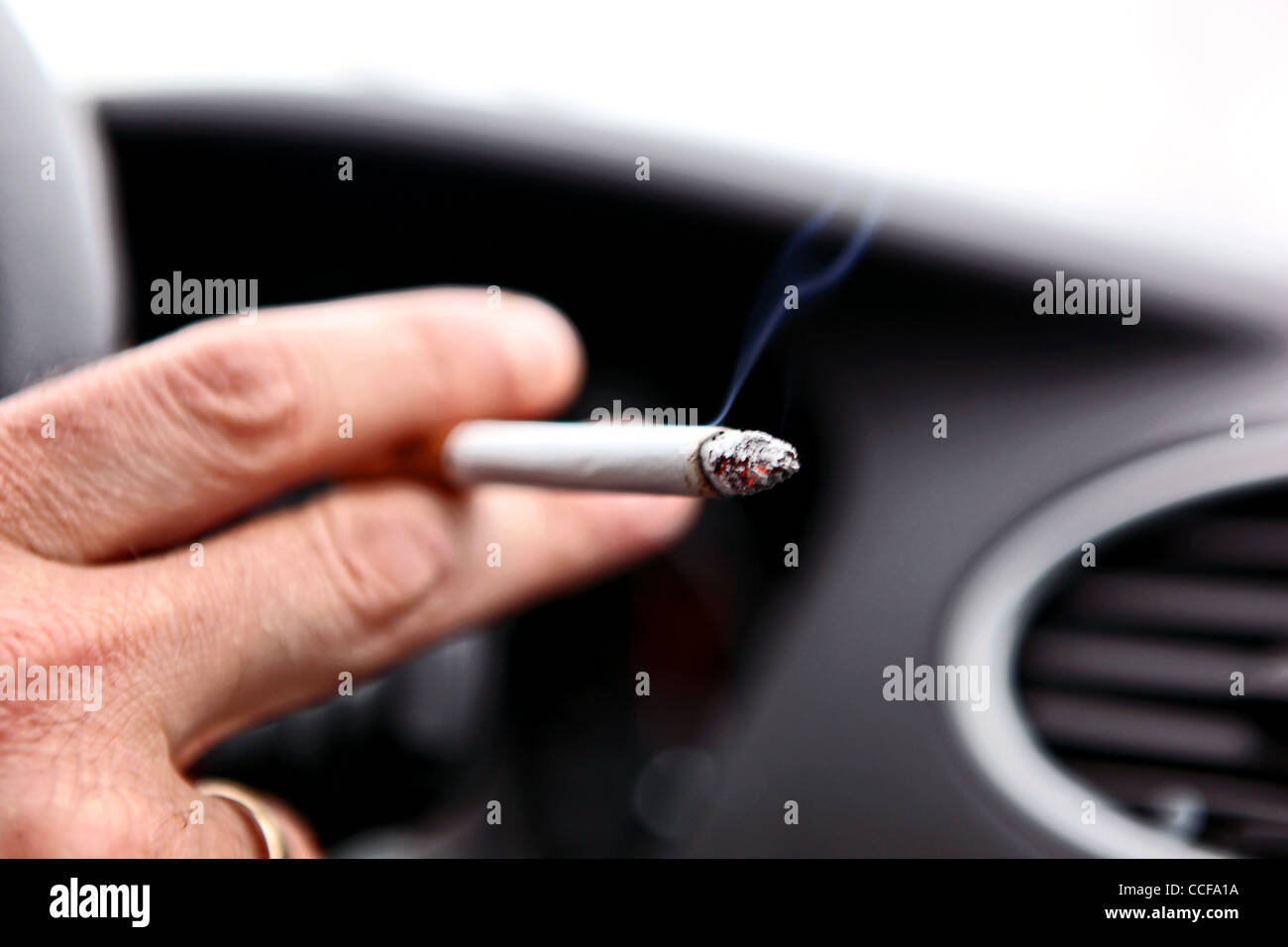 Ban smoking in all vehicles Stock Photo - Alamy