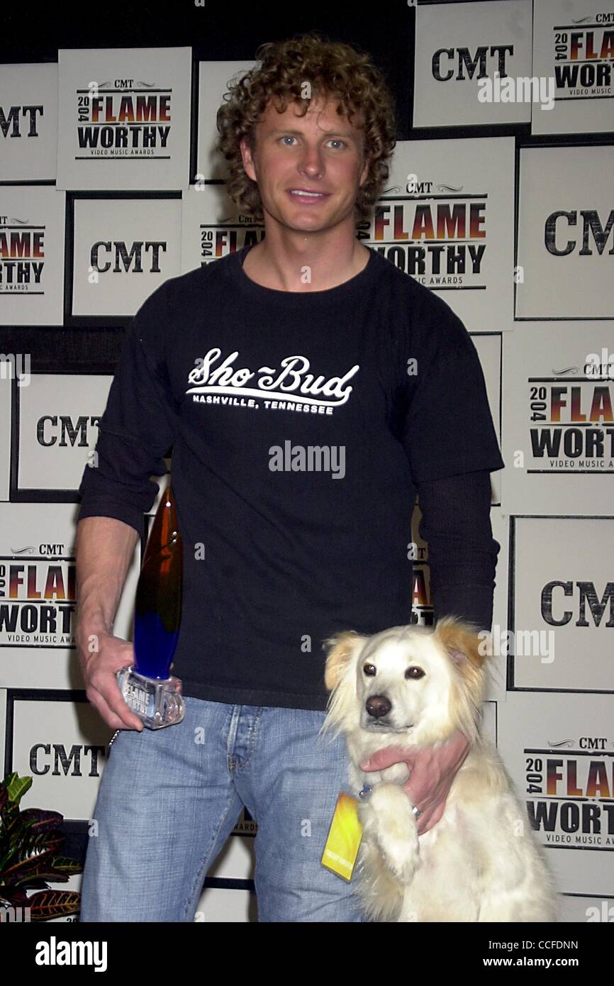 Jan. 3, 2011 - New York, New York, U.S. - K36813JKRON.CMT 2004 FLAME ...