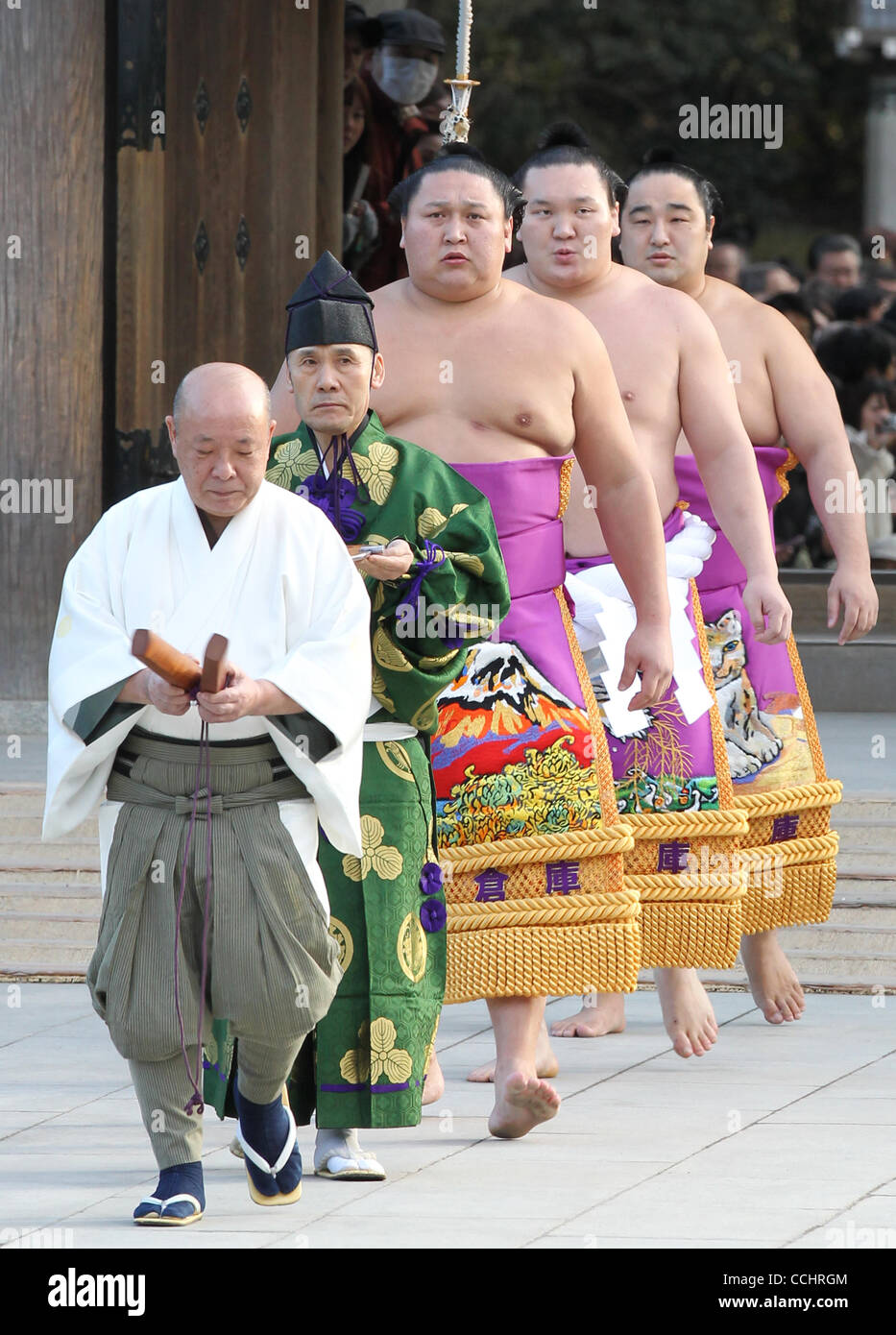 Jan. 6, 2011 - Tokyo, Japan - Yokozuna (Sumo Grand Champion) Hakuho (2R ...