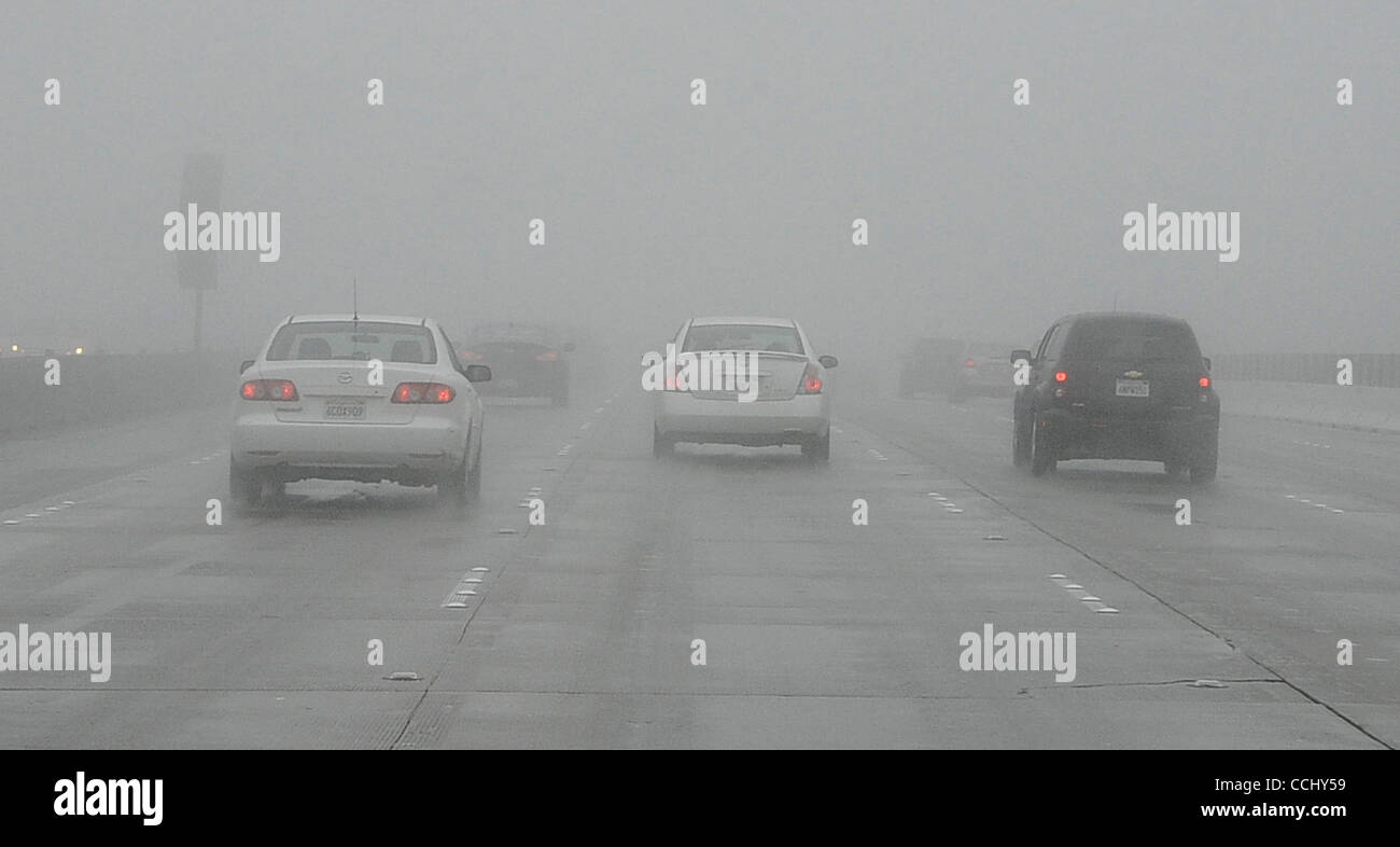Zero visibility hi-res stock photography and images - Alamy