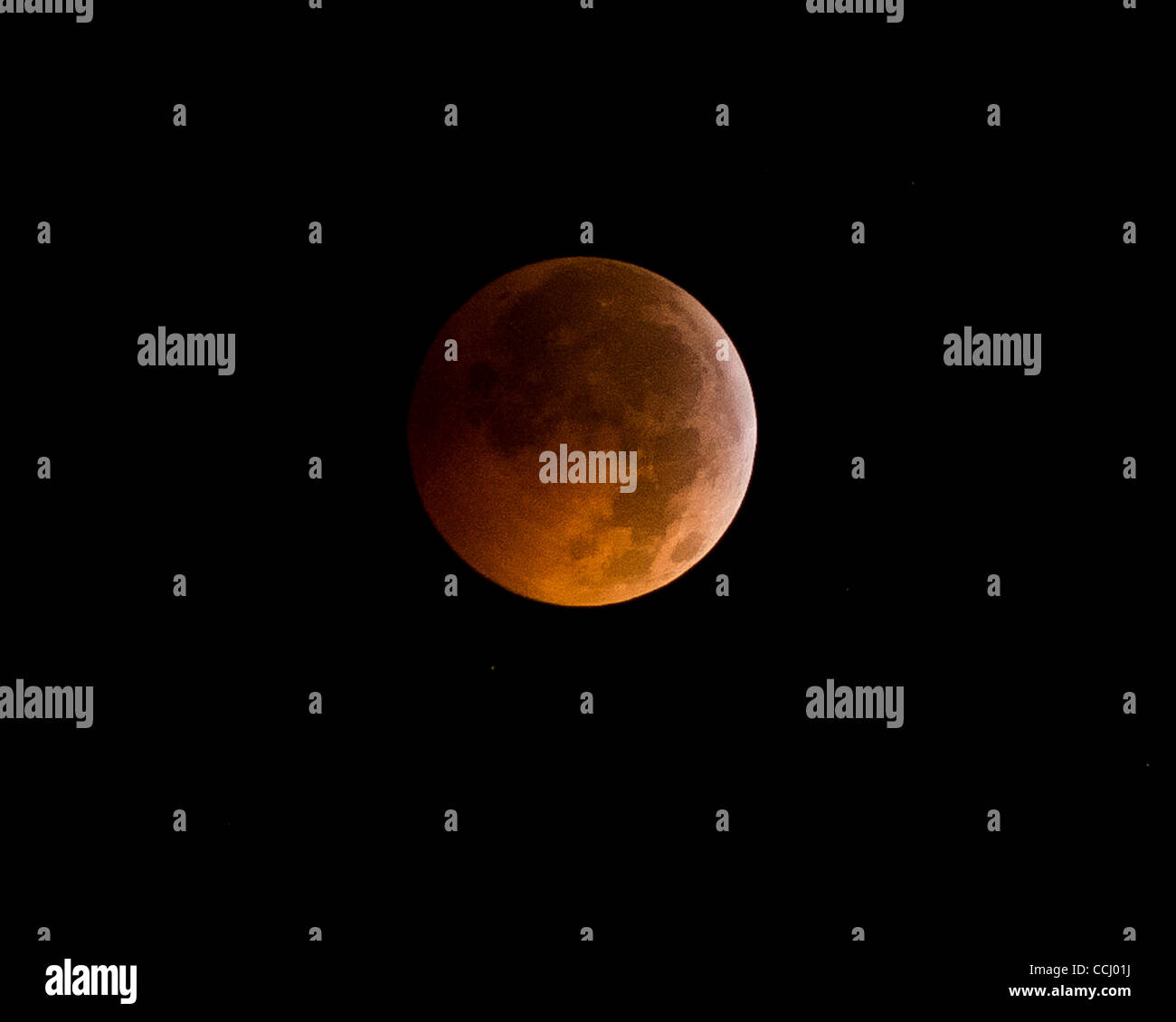 Lunar eclipse 21 december 2010 hi-res stock photography and images - Alamy