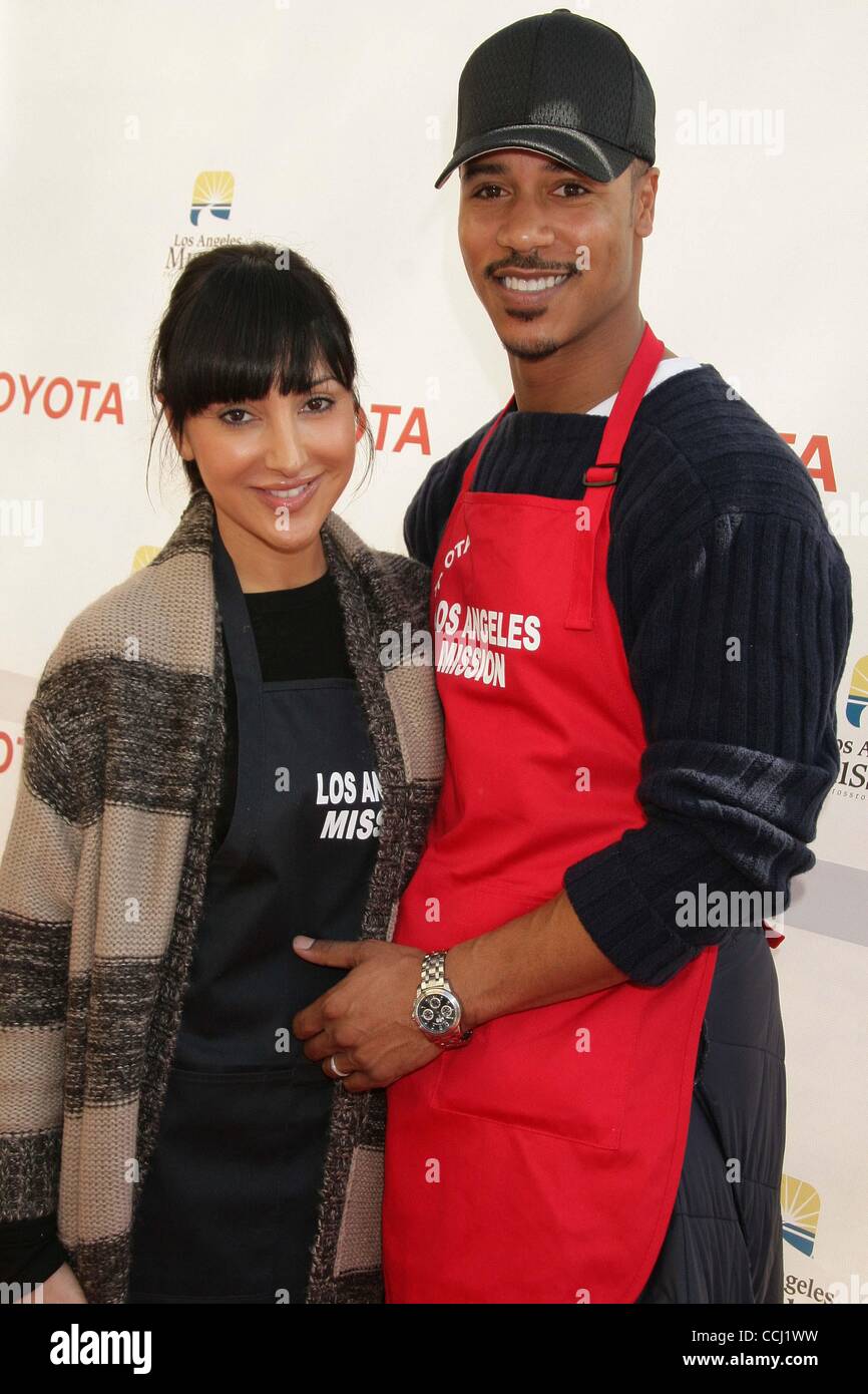 Dec. 24, 2010 - Hollywood, California, U.S. - I14808CHW .Jennifer Love Hewitt Hosts The Annual ...