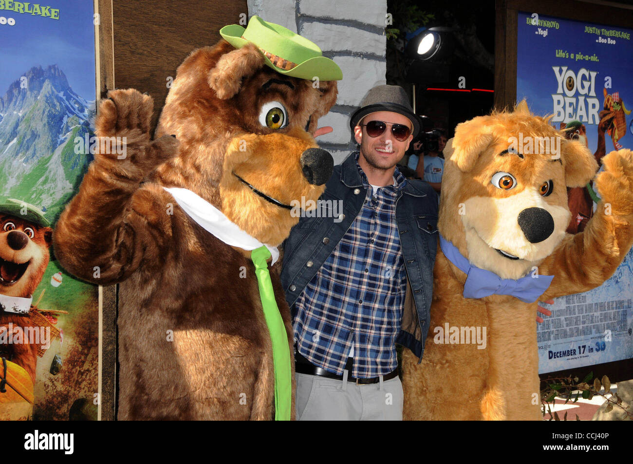 Yogi bear and film hi-res stock photography and images - Alamy