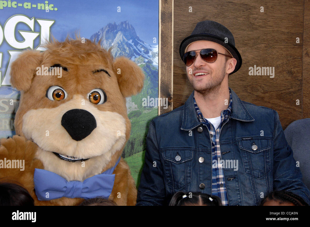 Boo boo yogi bear los hi-res stock photography and images - Alamy