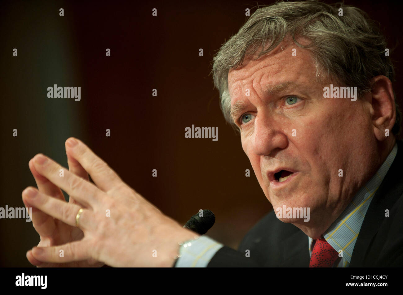 Holbrooke testifies hi-res stock photography and images - Alamy