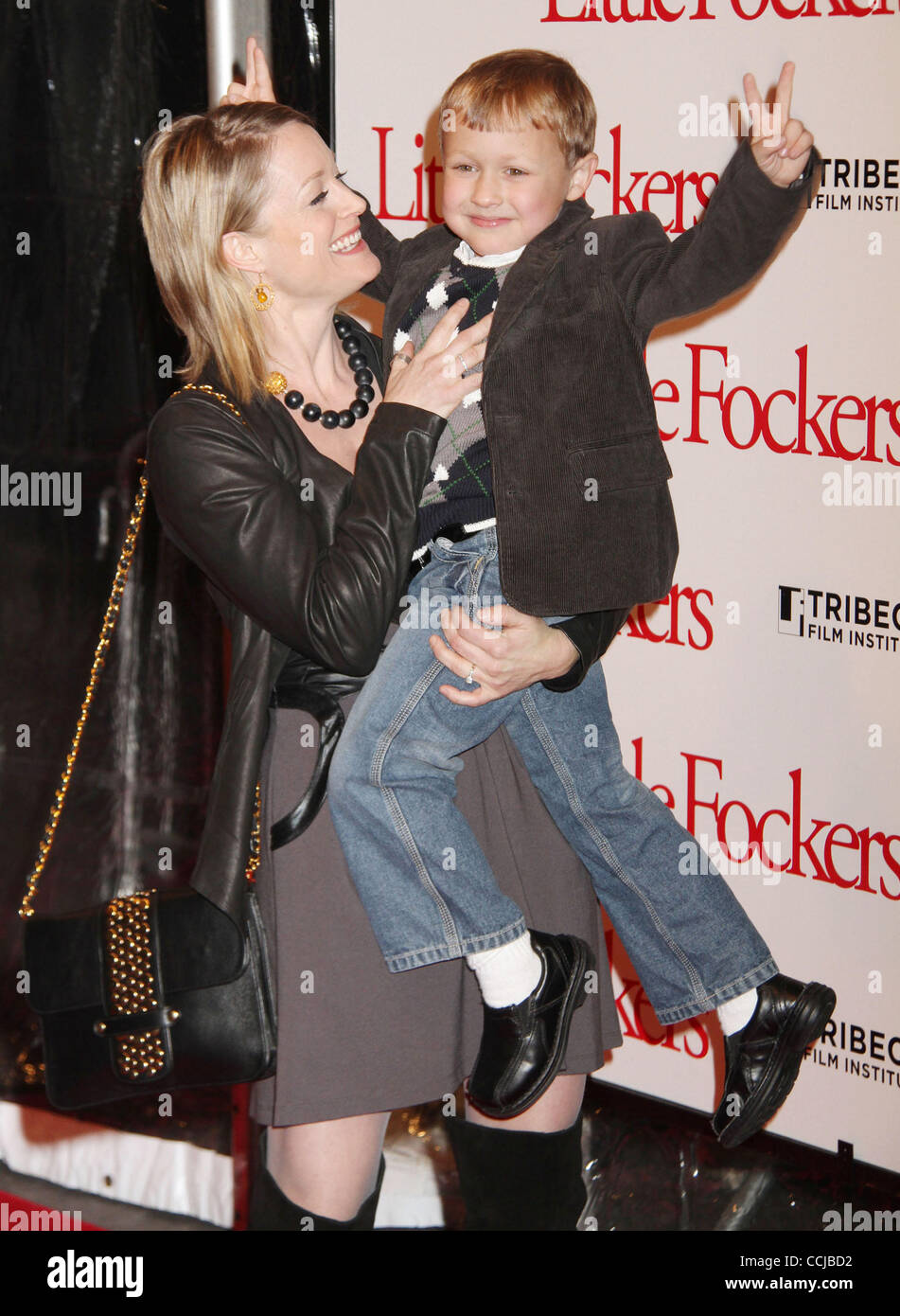 Dec. 15, 2010 - New York, New York, U.S. - Actress TERI POLO and COLIN ...