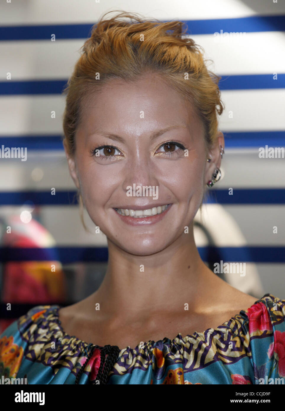Anna tsuchiya hi-res stock photography and images - Alamy