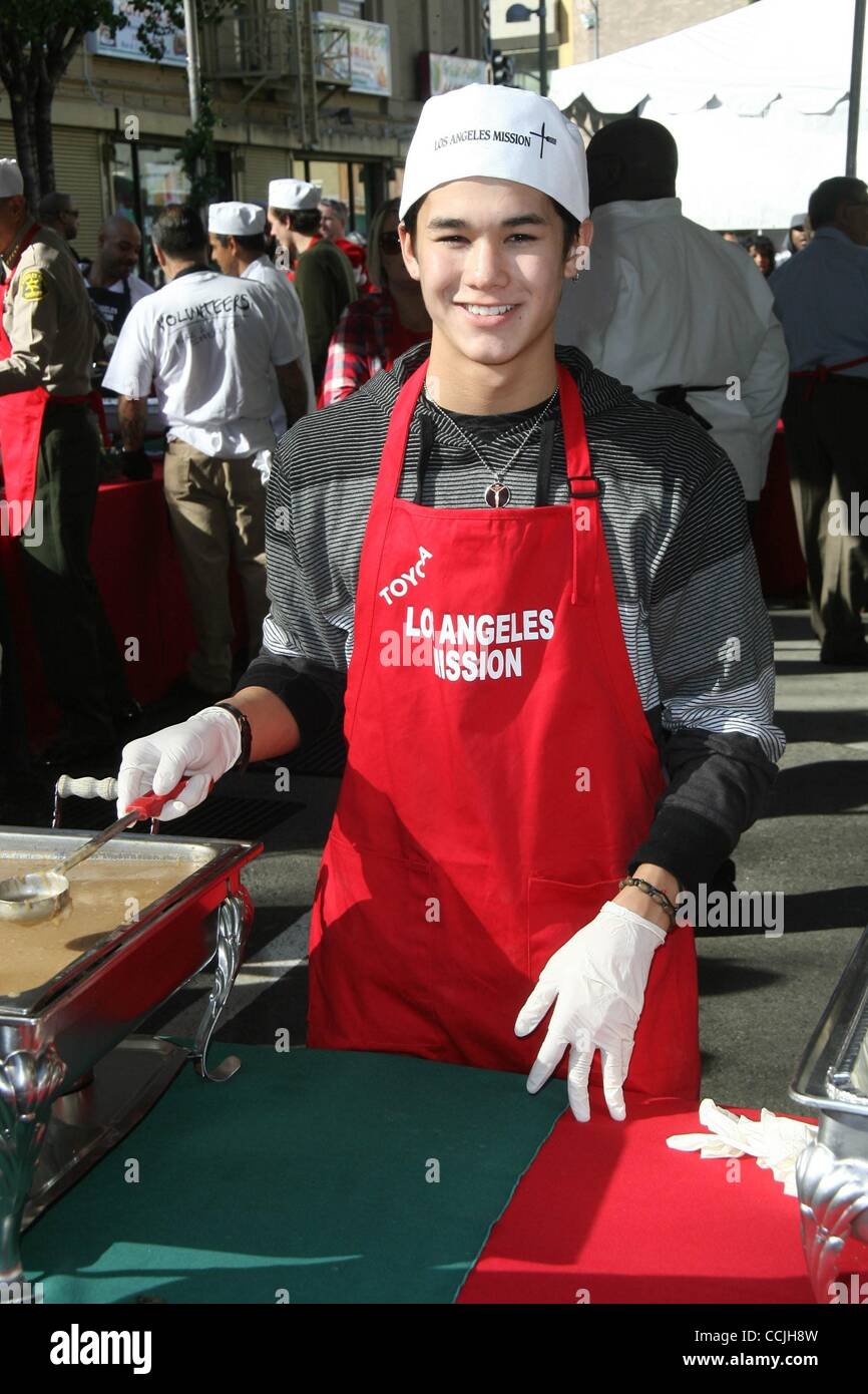 Dec 24, 2010 - Los Angeles, California, USA - Actor BOBO STEWART at the ...