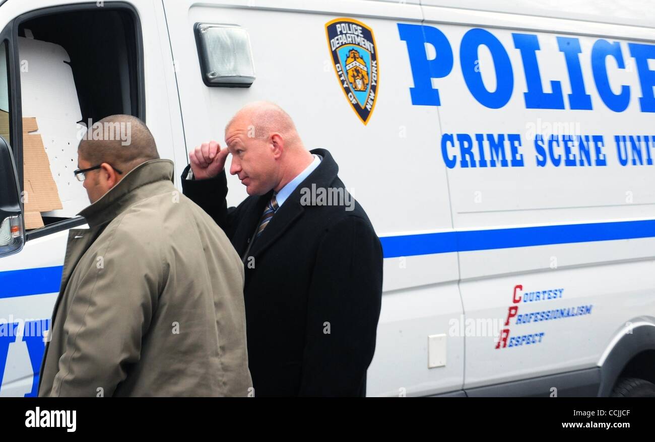 Nypd detectives hi-res stock photography and images - Alamy