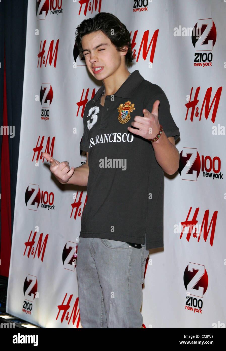 Dec. 10, 2010 - New York, New York, U.S. - JAKE T. AUSTIN arrives for ...