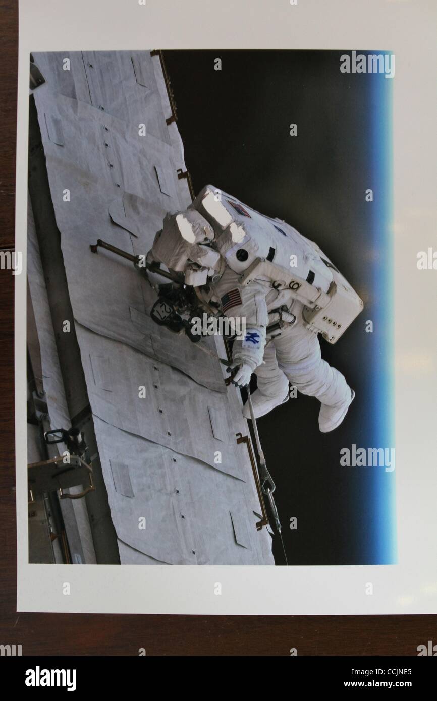 Nasa astronaut garrett reisman hi-res stock photography and images - Alamy