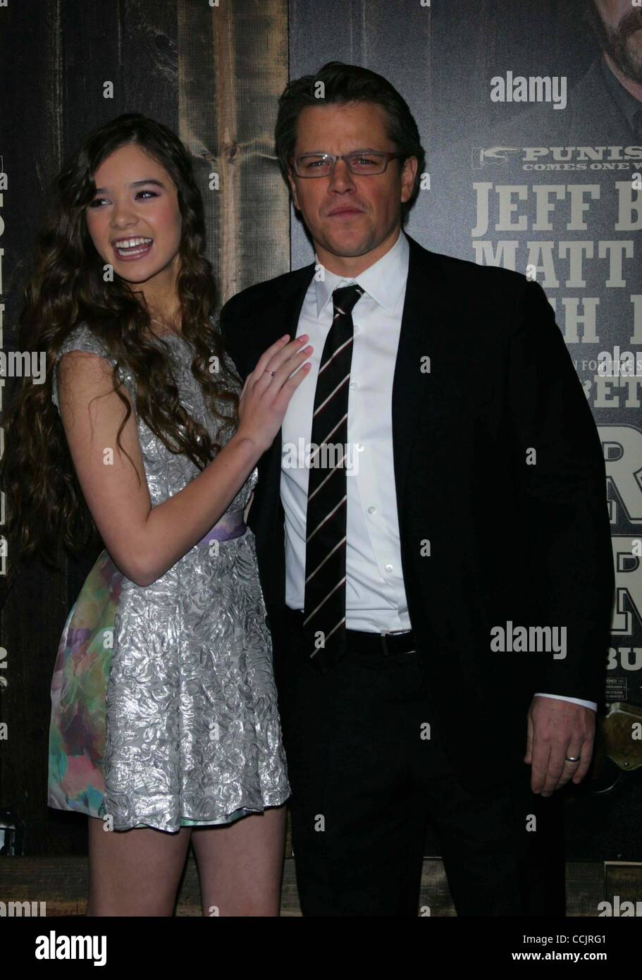 Dec. 14, 2010 - New York, New York, U.S. - HAILEE STEINFELD AND MATT DAMON arrive for the ''True ...