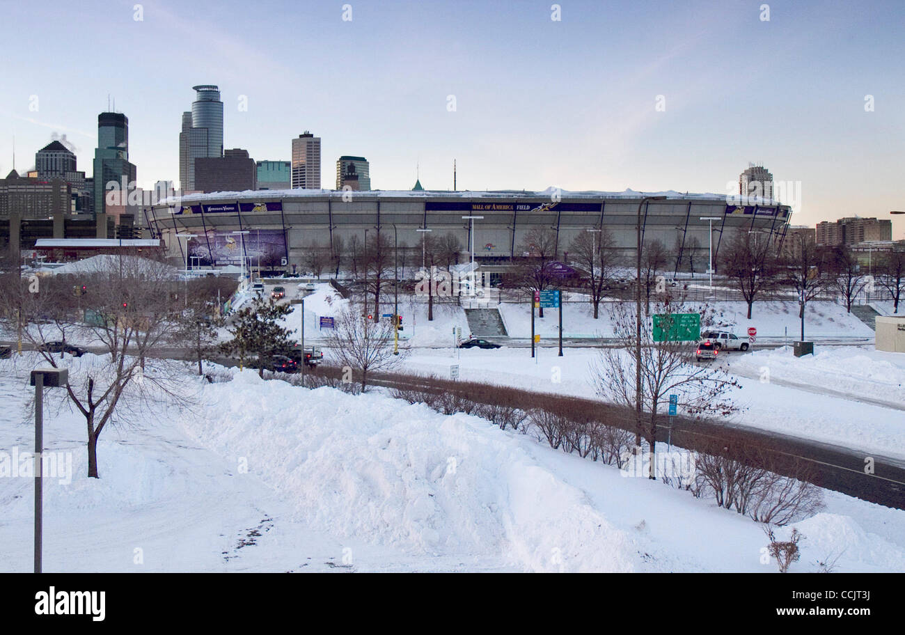 Metrodome roof hi-res stock photography and images - Alamy