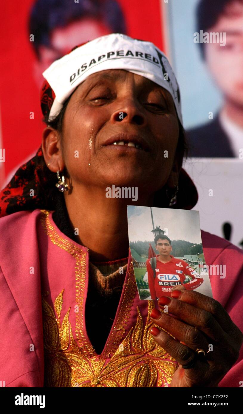 India missing person hi-res stock photography and images - Alamy