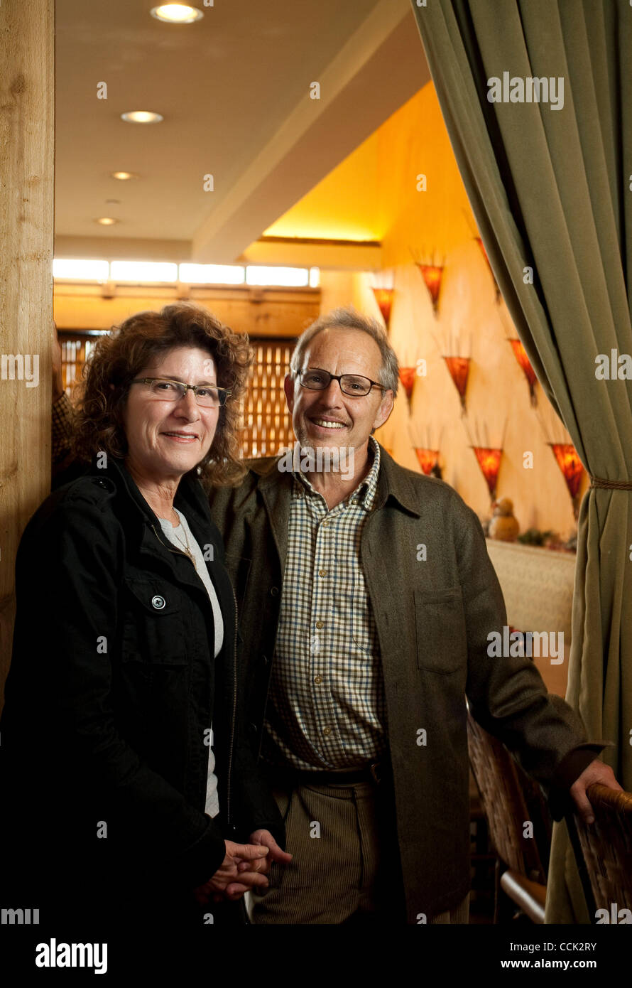Restauranteurs hi-res stock photography and images - Alamy